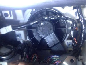 ハイゼットカーゴ S331V ヒーターモーター脱着 - MHO ENGINEERING