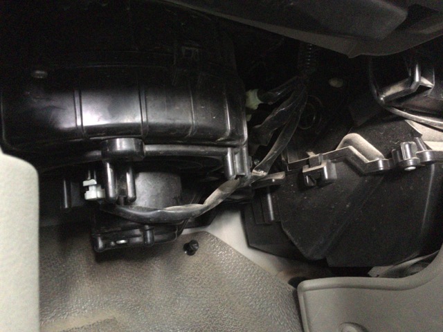 エブリィ DA64V エアコンが効かない修理 - MHO ENGINEERING