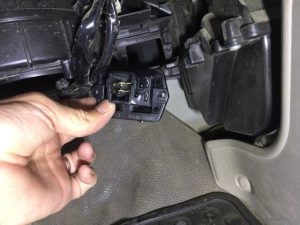 エブリィ DA64V エアコンが効かない修理 - MHO ENGINEERING