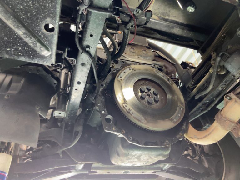 トラックのクラッチはでかくて重い！三菱 キャンター FE52CB クラッチOH作業 - MHO ENGINEERING