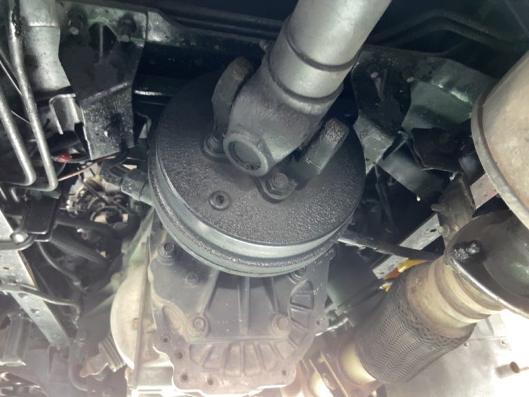 トラックのクラッチはでかくて重い！三菱 キャンター FE52CB クラッチOH作業 - MHO ENGINEERING