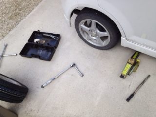 お盆休みにJAFが出張した要因は？今からここは点検・整備の再確認を！ - MHO ENGINEERING