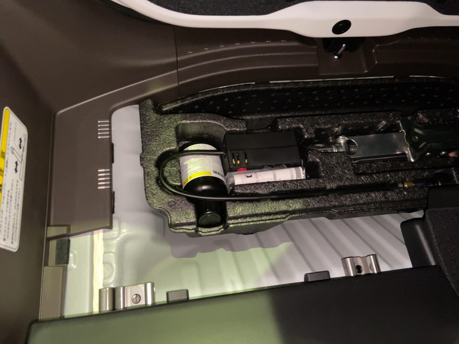 ホンダ13万台の改善対策！NBOXやNWGNのパンク修理キット不具合 - MHO ENGINEERING