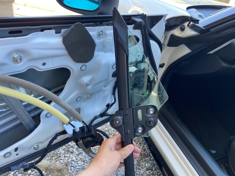 NDロードスターの窓枠に錆？車庫保管なのに何故錆びる？対策部品は？ - MHO ENGINEERING