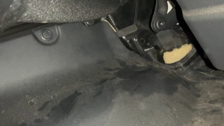 マツダ ND型ロードスター、幌のドレンフィルター脱着清掃をやってみた - MHO ENGINEERING