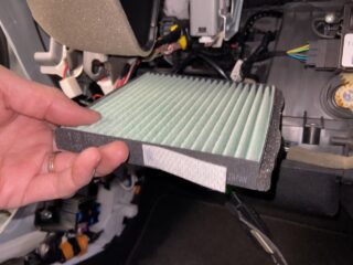 ND型ロードスターにエムリットの後付けエアコンフィルターを取付 - MHO ENGINEERING