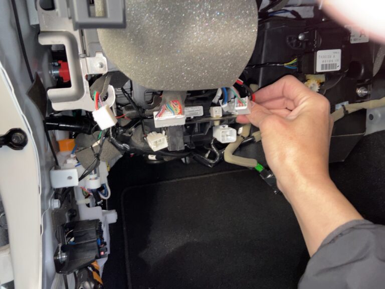 ND型ロードスターにエムリットの後付けエアコンフィルターを取付 - MHO ENGINEERING