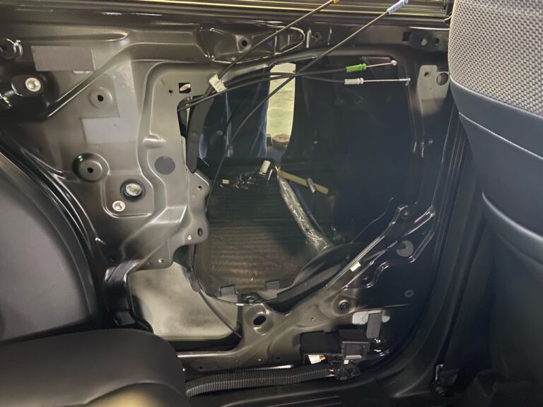 高級な軽自動車は修理代も高い！NBOXのリヤパワーウインドウの故障 - MHO ENGINEERING