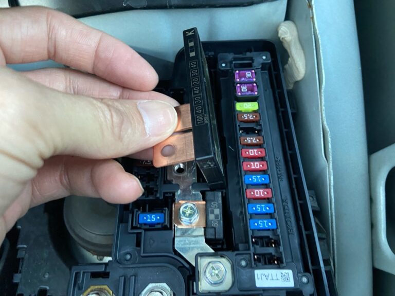 NBOX、バッテリー逆接で切れたヒューズの形状・・最近のメインヒューズ - MHO ENGINEERING