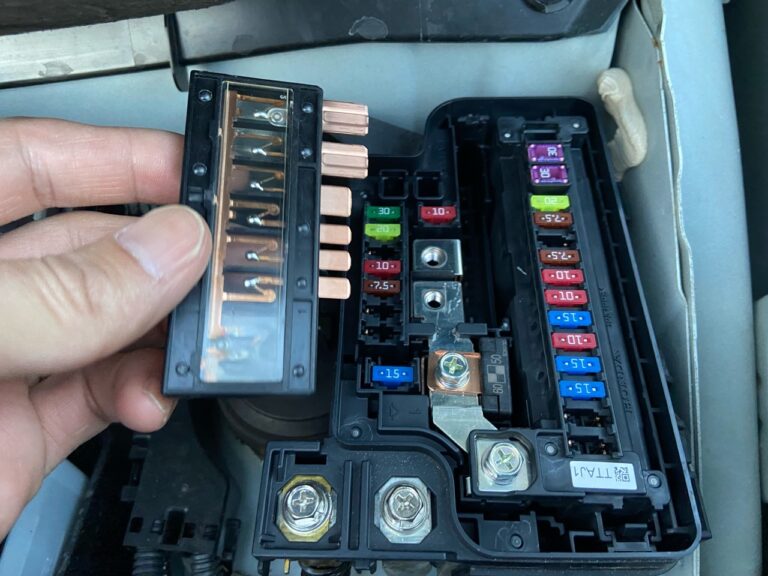 NBOX、バッテリー逆接で切れたヒューズの形状・・最近のメインヒューズ - MHO ENGINEERING