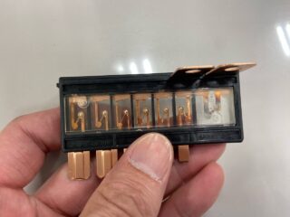 NBOX、バッテリー逆接で切れたヒューズの形状・・最近のメインヒューズ - MHO ENGINEERING