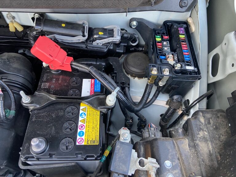 NBOX、バッテリー逆接で切れたヒューズの形状・・最近のメインヒューズ - MHO ENGINEERING