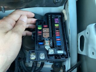 NBOX、バッテリー逆接で切れたヒューズの形状・・最近のメインヒューズ - MHO ENGINEERING