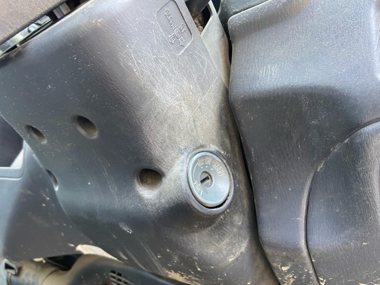 車のキーをOFFにしても抜けない？キーが抜けない納得の原因はこちら - MHO ENGINEERING