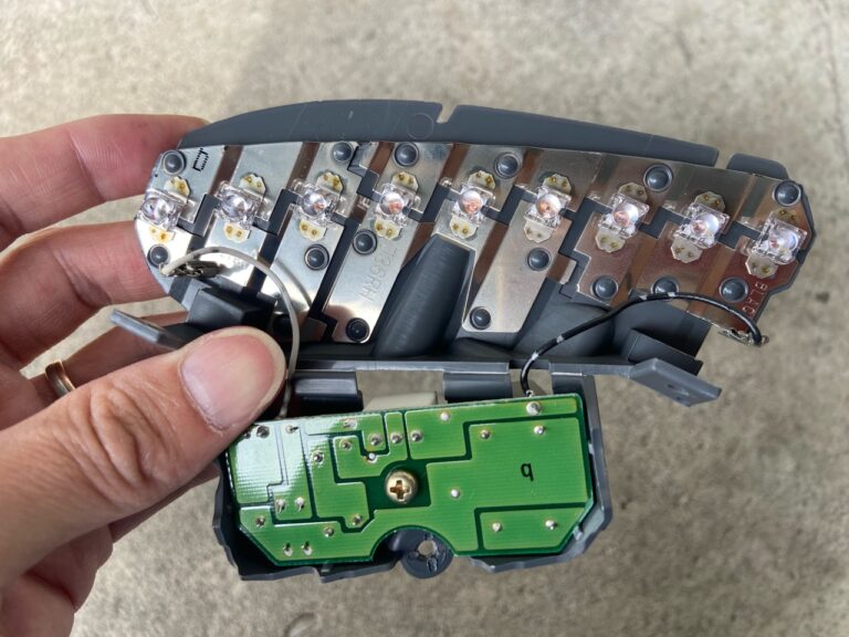 ゼロクラウン、ブレーキランプ切れ！LEDユニットのみの交換可能 - MHO ENGINEERING