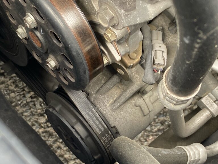 カローラのエアコン修理！エバポレーター交換にダッシュボード脱着 - MHO ENGINEERING