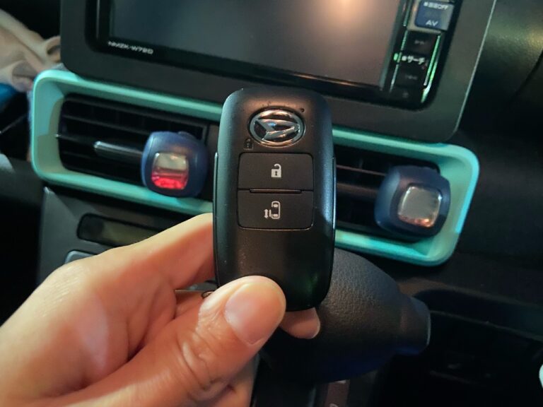 タント、キーの電池を変えても電池残量警告が消えない？対処法は - MHO ENGINEERING