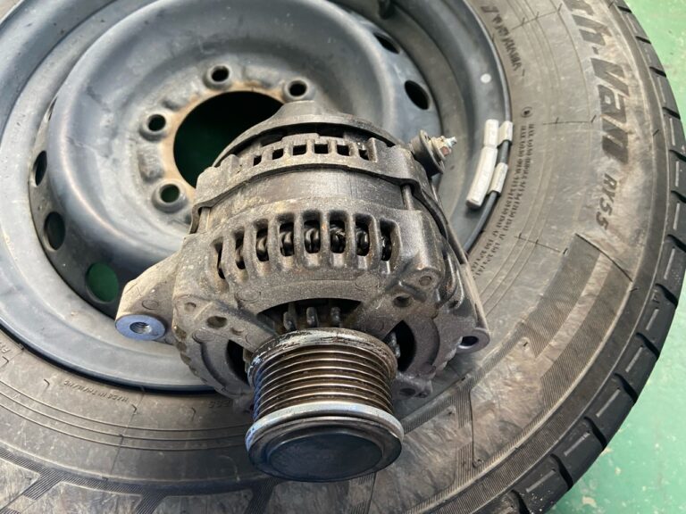 ハイエース、エンジンからの異音の原因は何か？ - MHO ENGINEERING