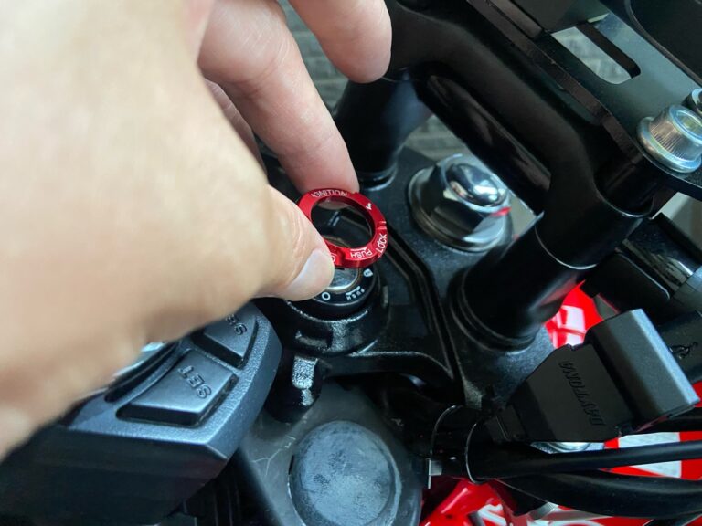 ハンターカブにオシャレなアルミキーボックスカバーを取り付けてみた - MHO ENGINEERING