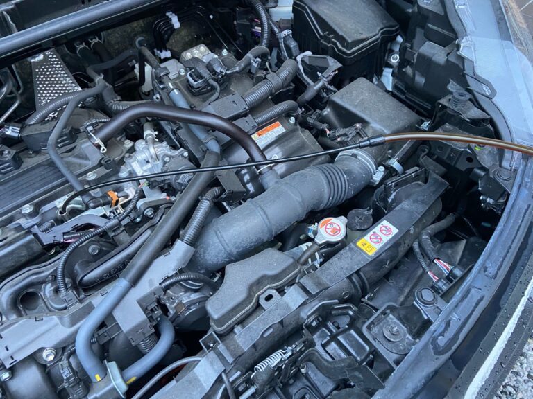 シエンタハイブリッド、エンジンオイル交換でチョイスした0W-8 - MHO ENGINEERING